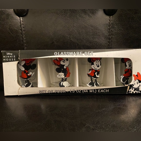 Disney | Dining | Hp Disney Brand New In Box Set Of 4 Minnie Mouse Shot ...